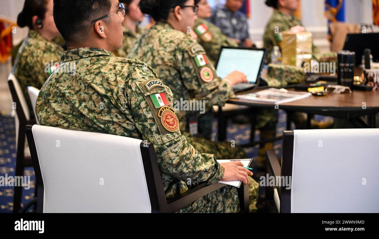 American military ranks hi-res stock photography and images - Alamy