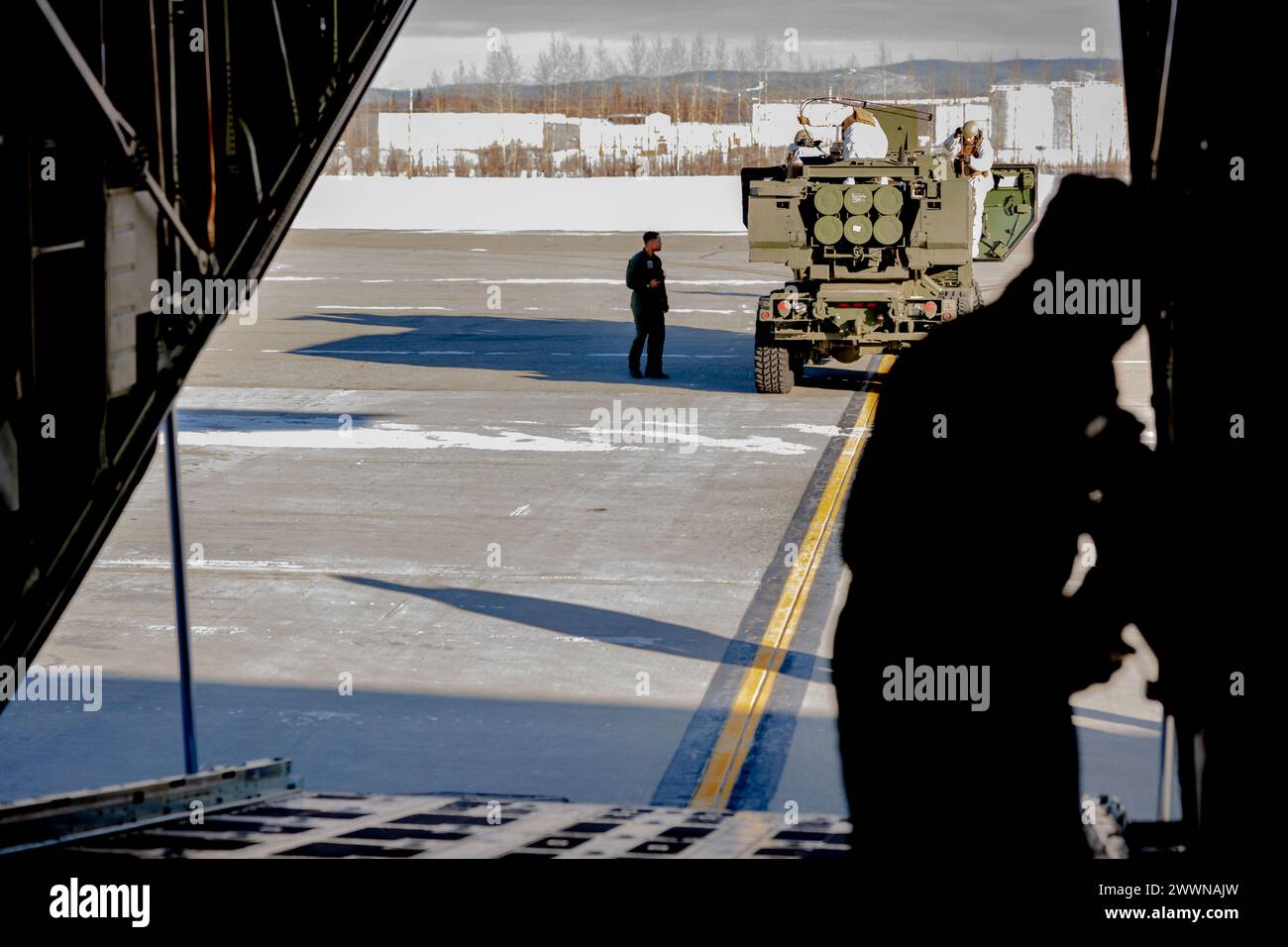 U.S. Marines with Fox Battery, 2nd Battalion, 14th Marine Regiment, 4th ...
