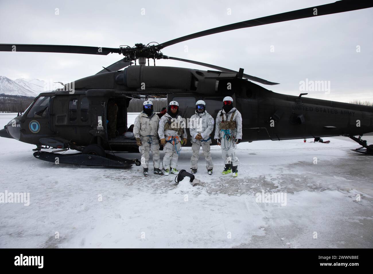 A team from the U.S. Army 10th Special Forces Group (Airborne) Special ...
