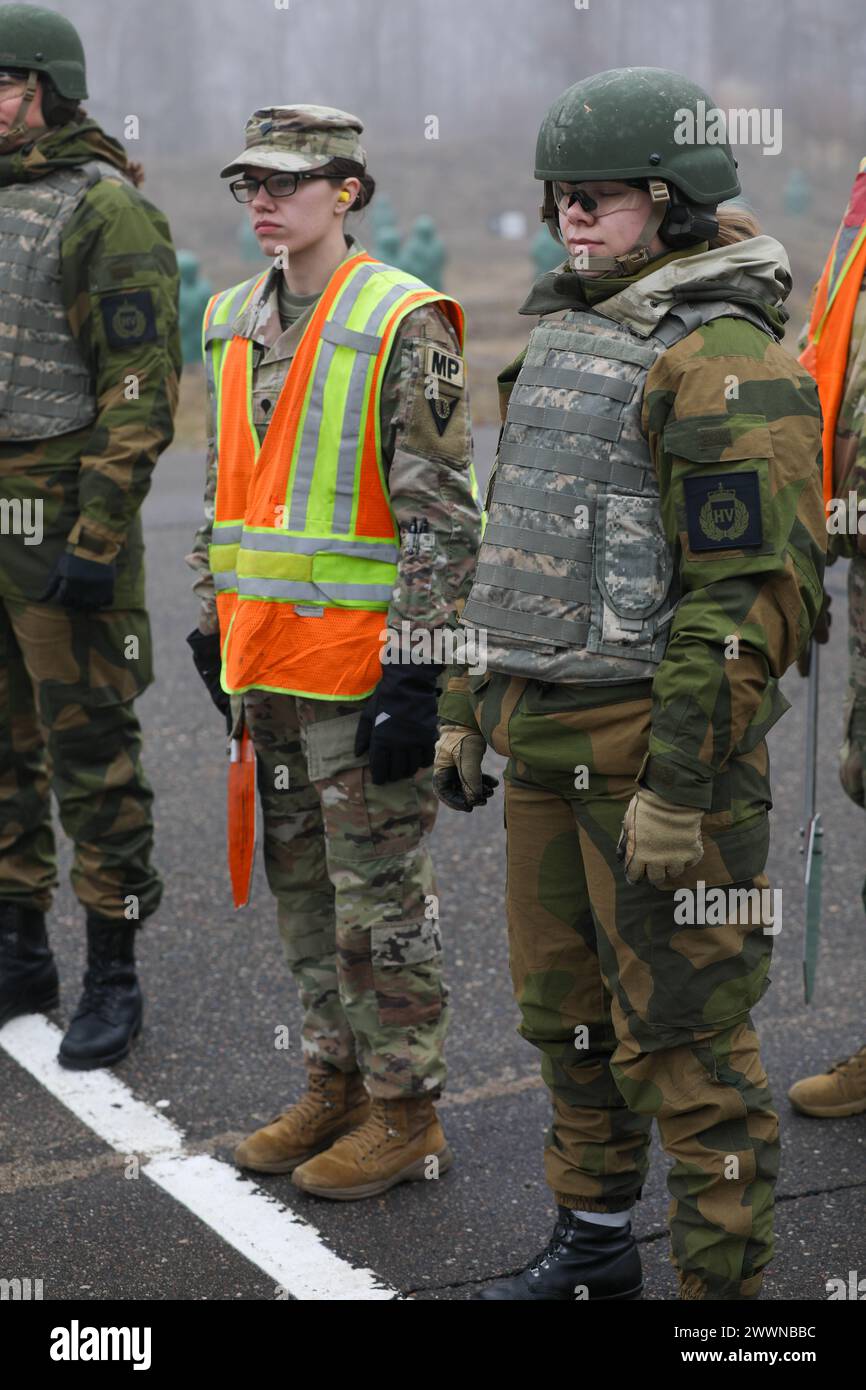 Norwegians in the Norwegian Home Guard complete M17 Pistol live-fire ...