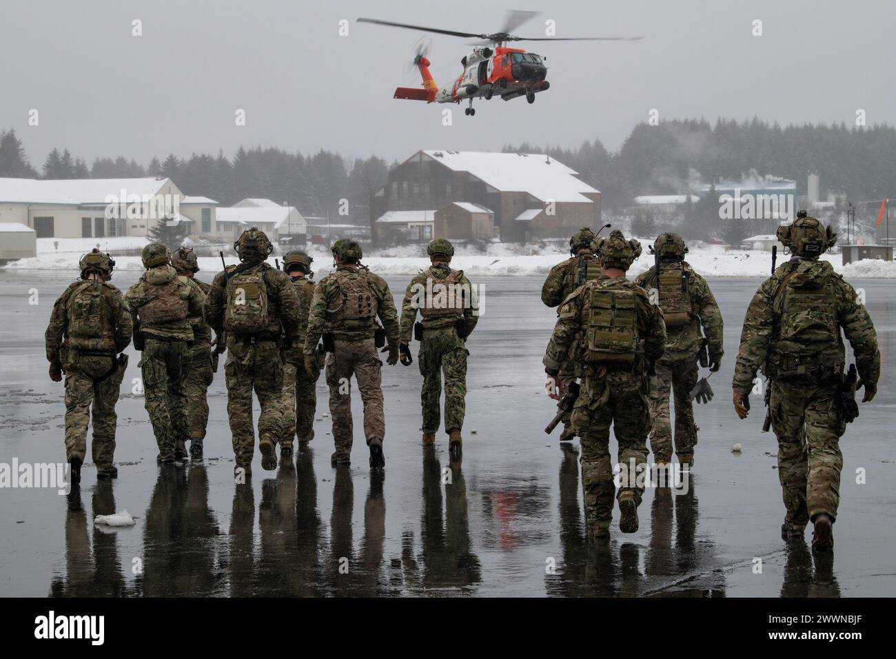U.S. East-Coast based U.S. Naval Special Warfare Operators (SEALs) and ...
