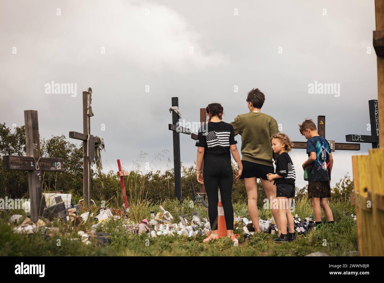 Family members of veterans from 2nd Battalion, 1st Marine Regiment, 1st ...