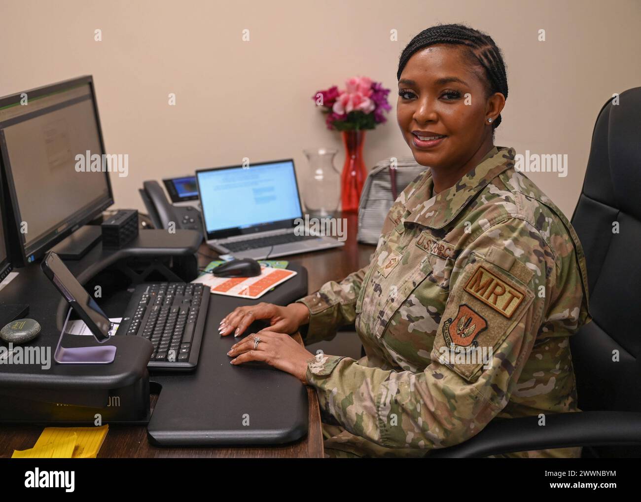 U.S. Air Force Master Sgt. Kevonda Erving 100th Air Refueling Wing ...