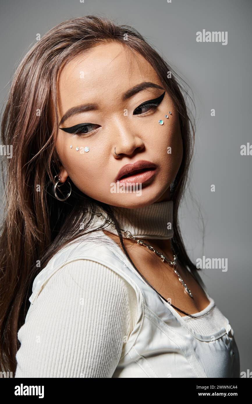 Heavy makeup hi-res stock photography and images - Alamy