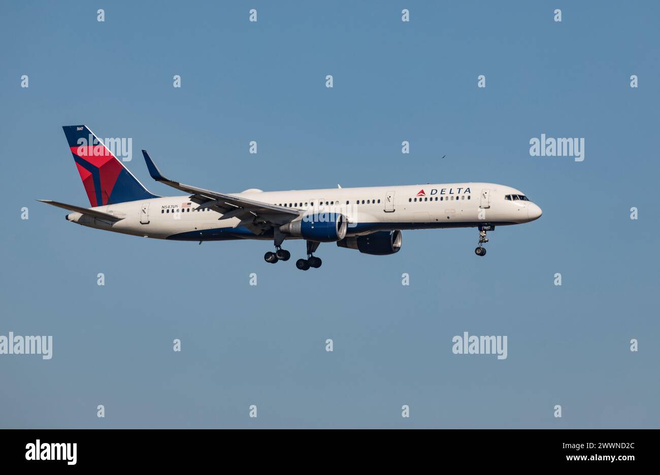 FORT MYERS, FLORIDA, USA - 27 FEB 2024. A DELTA AIR Boeing 757-200 ...