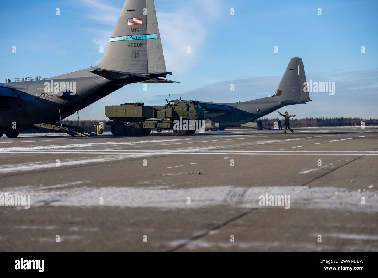 U.S. Marines with Fox Battery, 2nd Battalion, 14th Marine Regiment, 4th ...