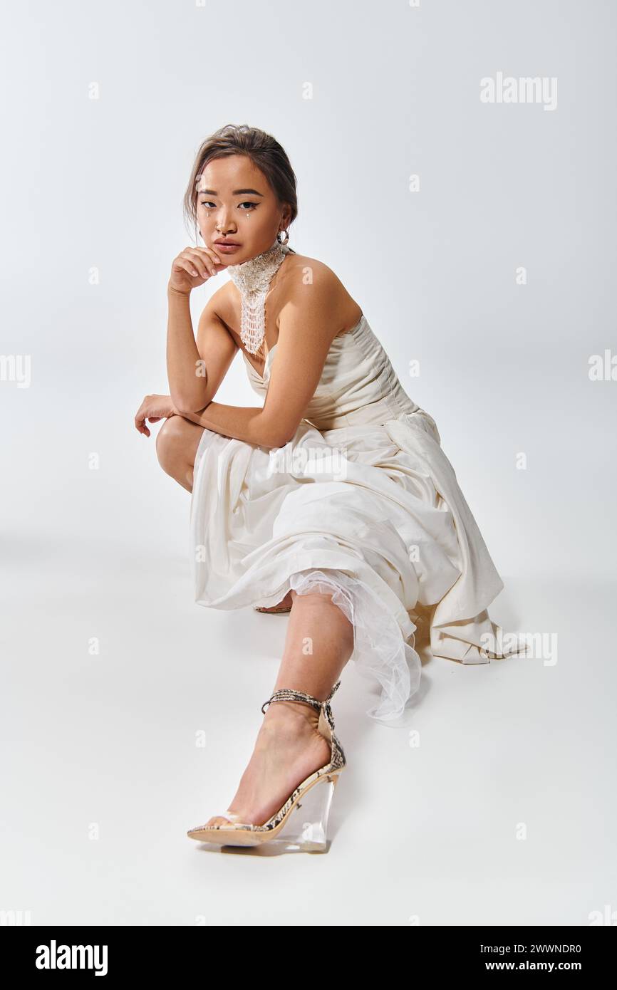 Crouched down hi-res stock photography and images - Alamy