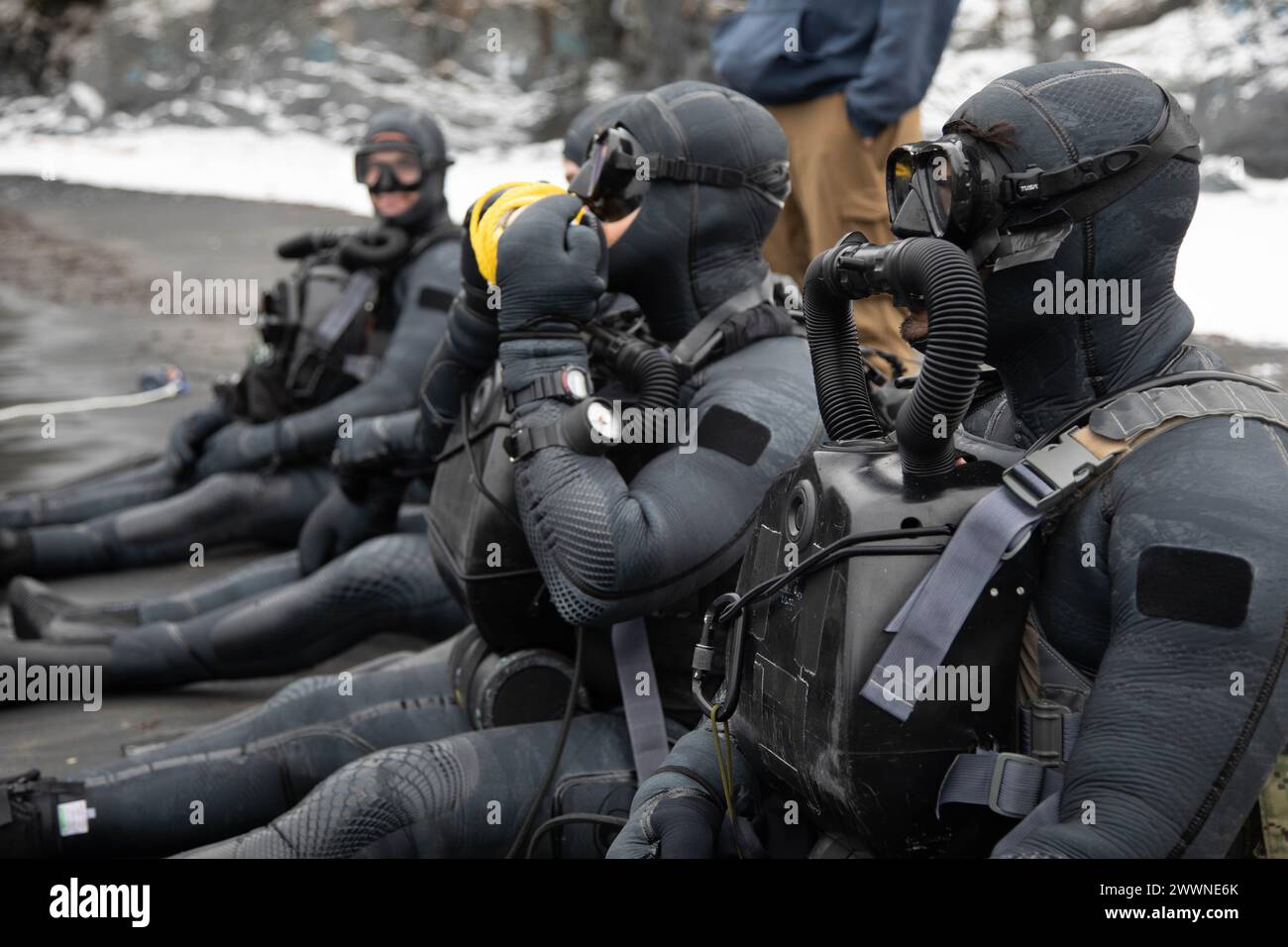 East-Coast based U.S. Naval Special Warfare Operators (SEALs), prepare ...