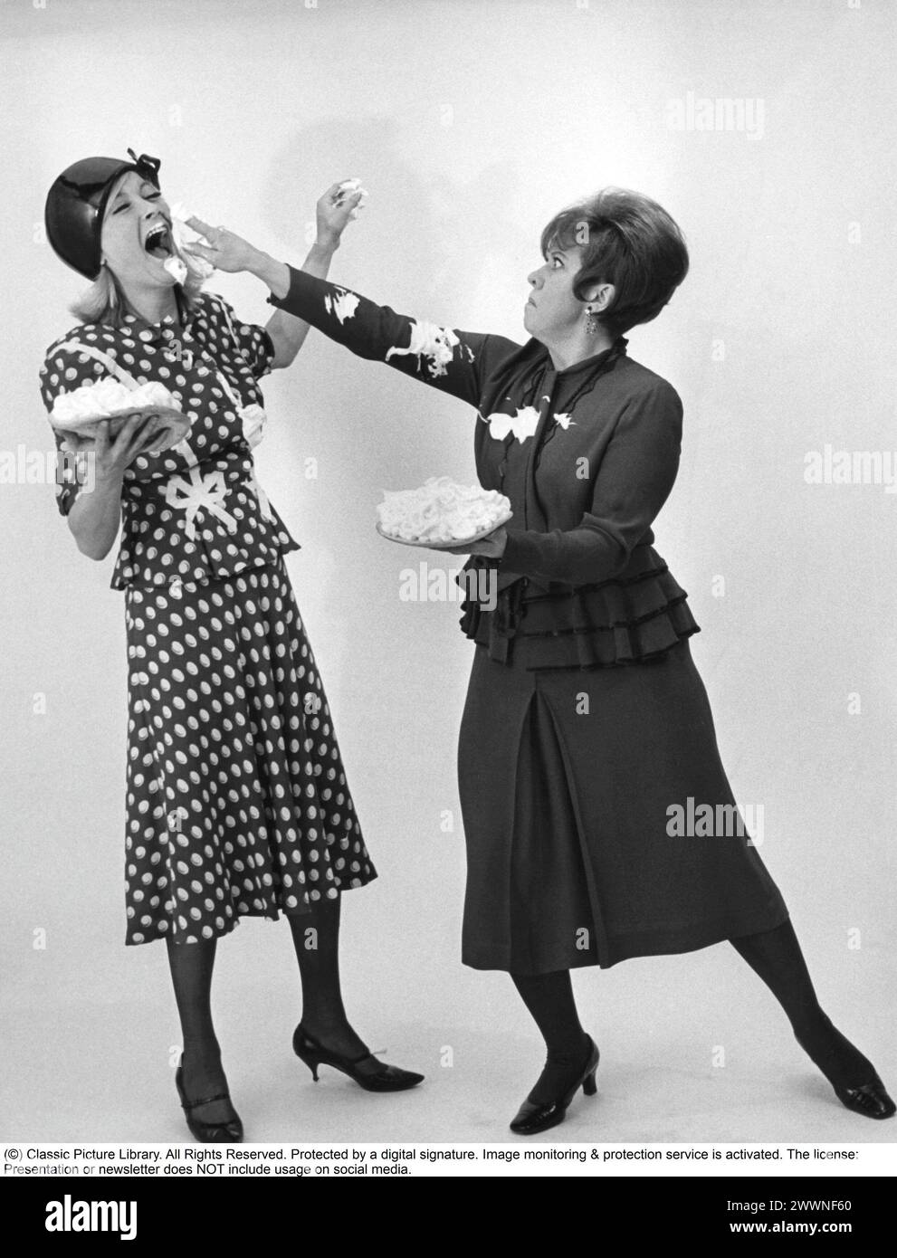 Women face cream retro hi-res stock photography and images - Alamy