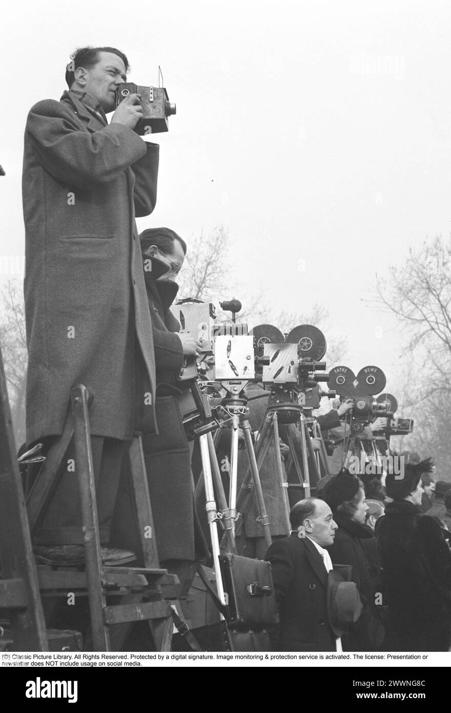 King george vi funeral 1952 hi-res stock photography and images - Alamy