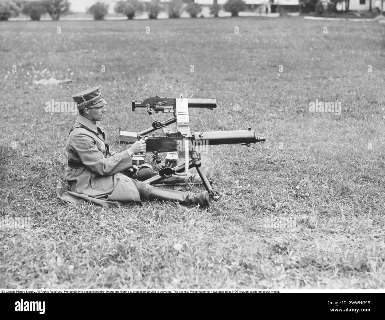 Soldiers shooting machine guns during hi-res stock photography and ...