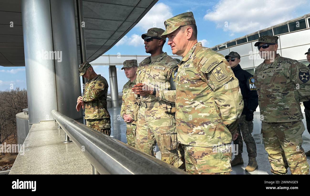 Sgt. Maj. of the Army Michael Weimer visited Soldiers at the Joint ...