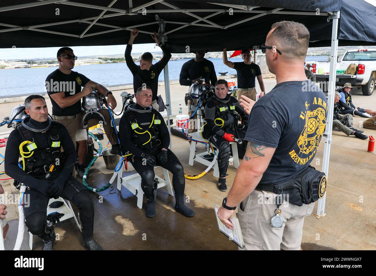 The 569th Dive Detachment, 130th Engineer Brigade, conduct a safety ...