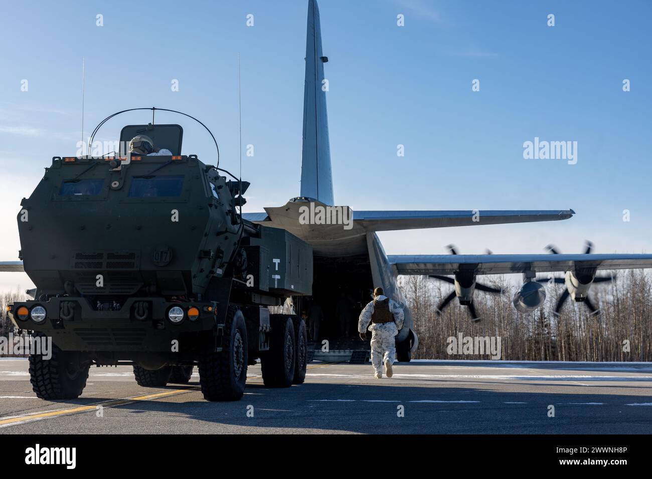 U.S. Marines with Fox Battery, 2nd Battalion, 14th Marine Regiment, 4th ...