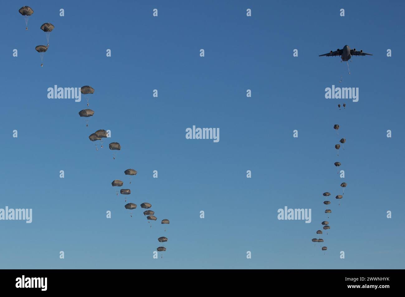 U.S. Army Soldiers from 3rd Battalion, 509th Parachute Infantry ...