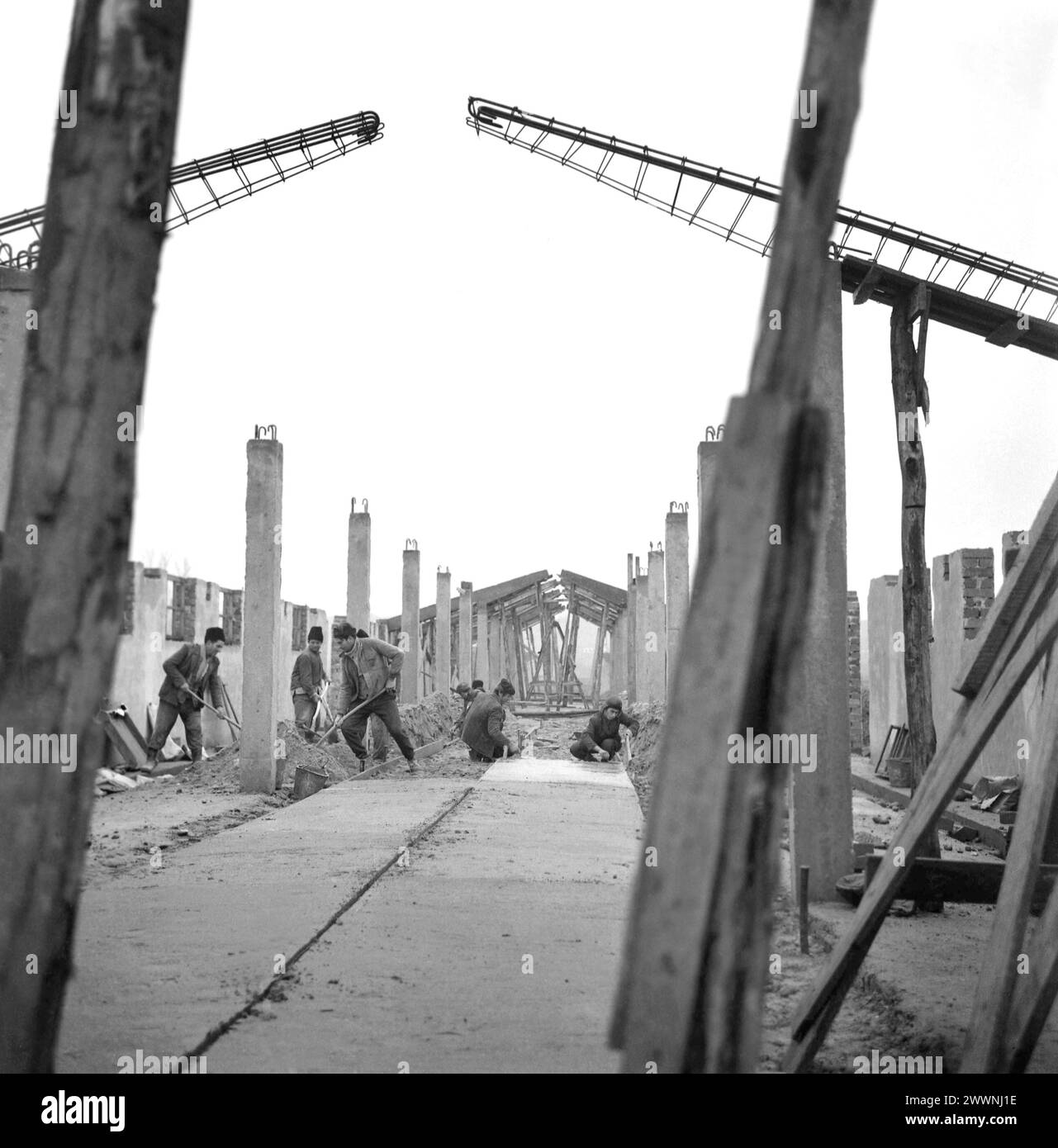 1970s construction workers hi-res stock photography and images - Alamy