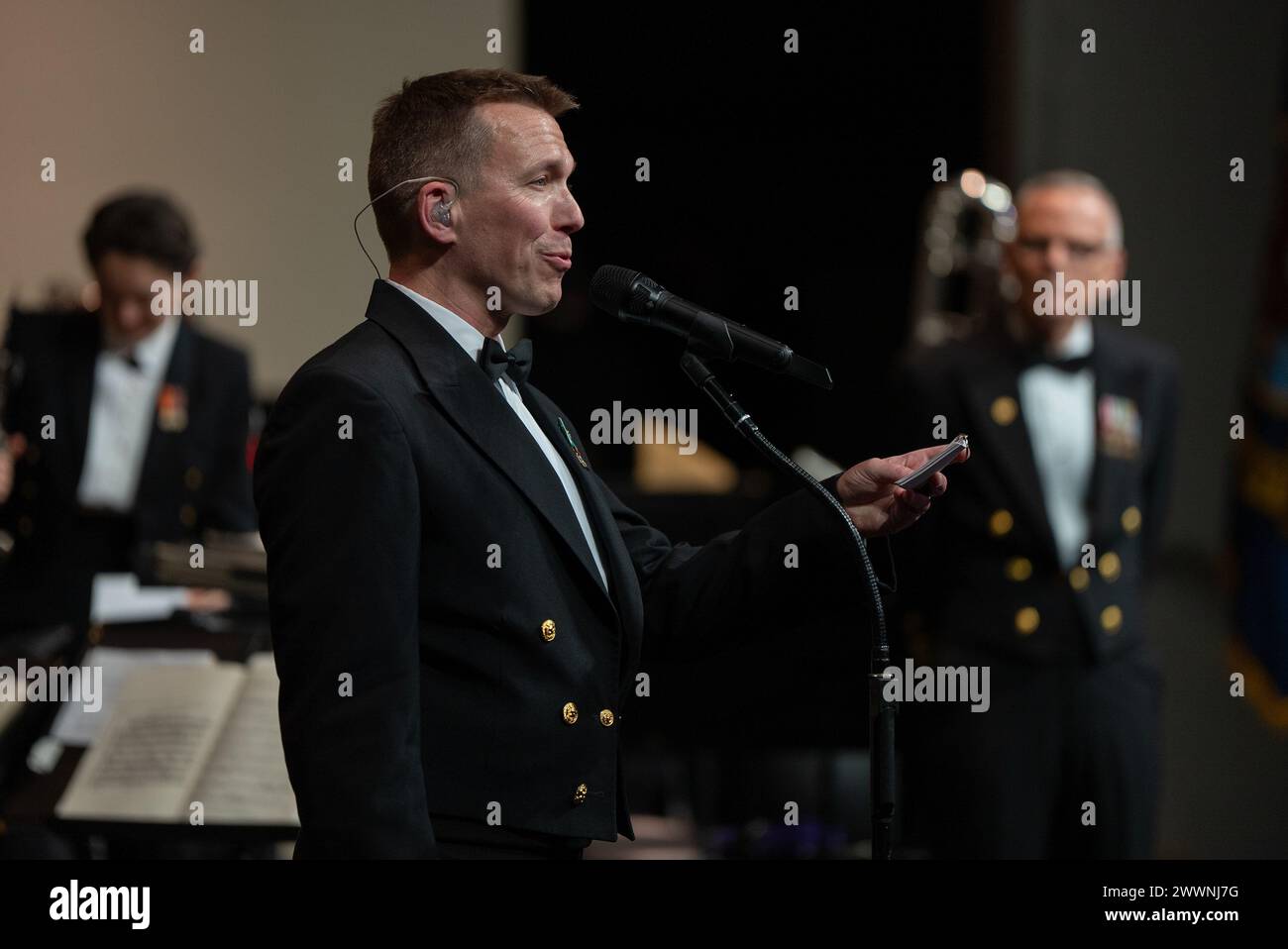 Moderator band hi-res stock photography and images - Alamy