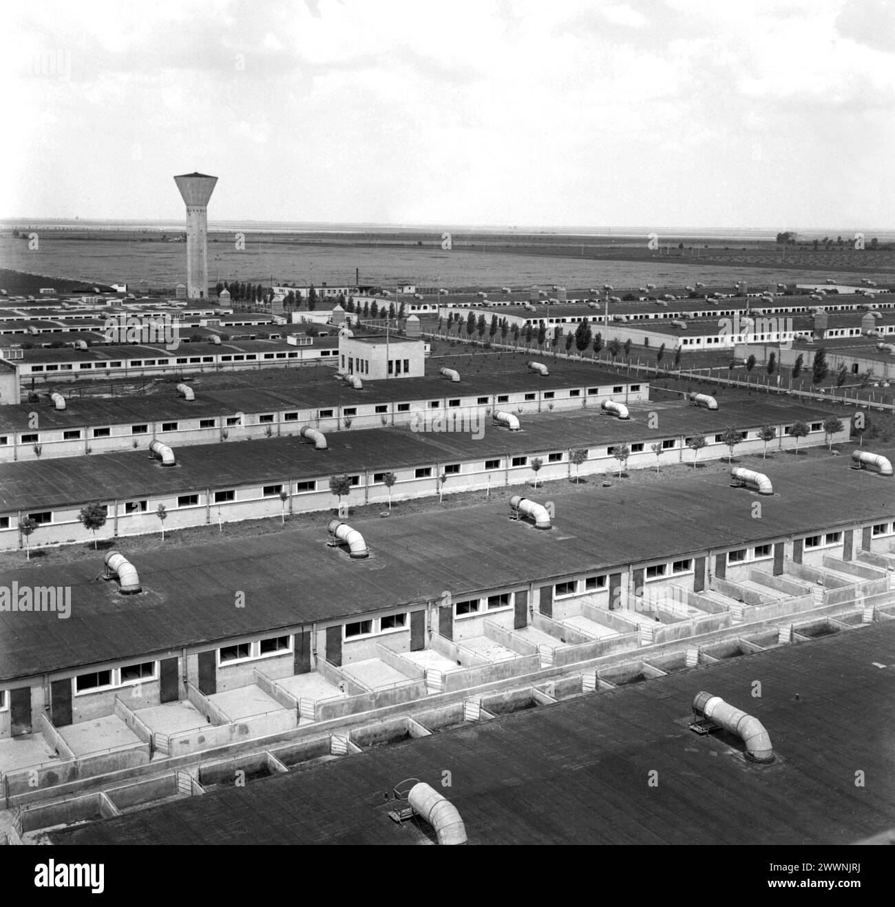 1970s buildings hi-res stock photography and images - Alamy