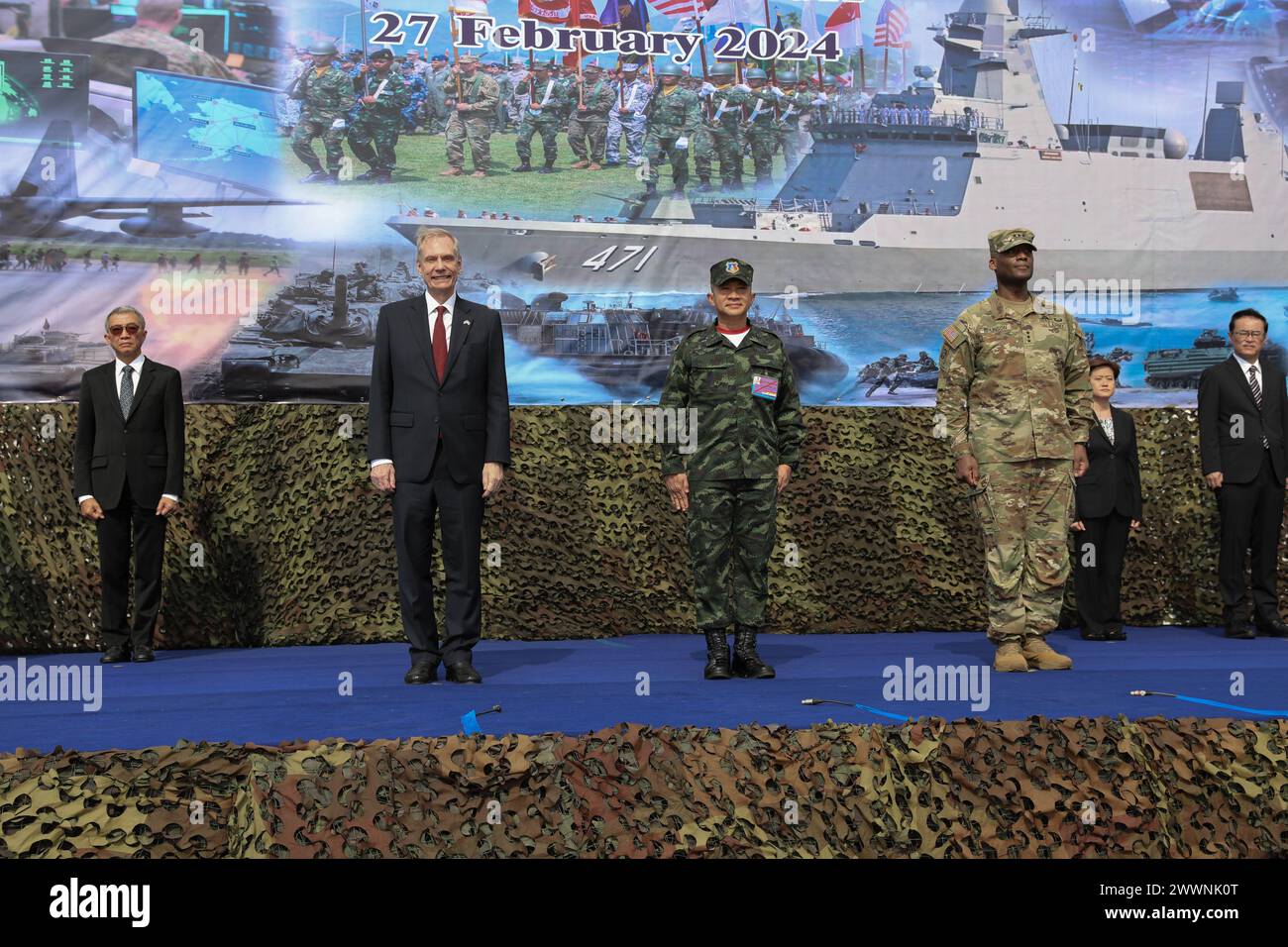 Robert F. Godec the U.S.Ambassador to Thailand, Gen. Songwit ...