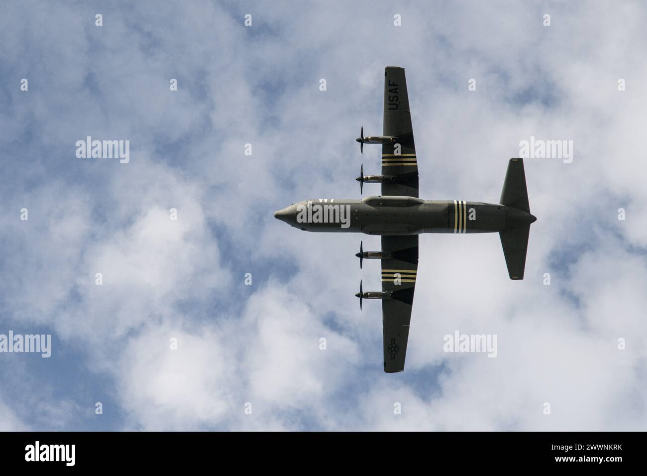 U.S. Airmen with the 37th Airlift Squadron perform an approach with ...