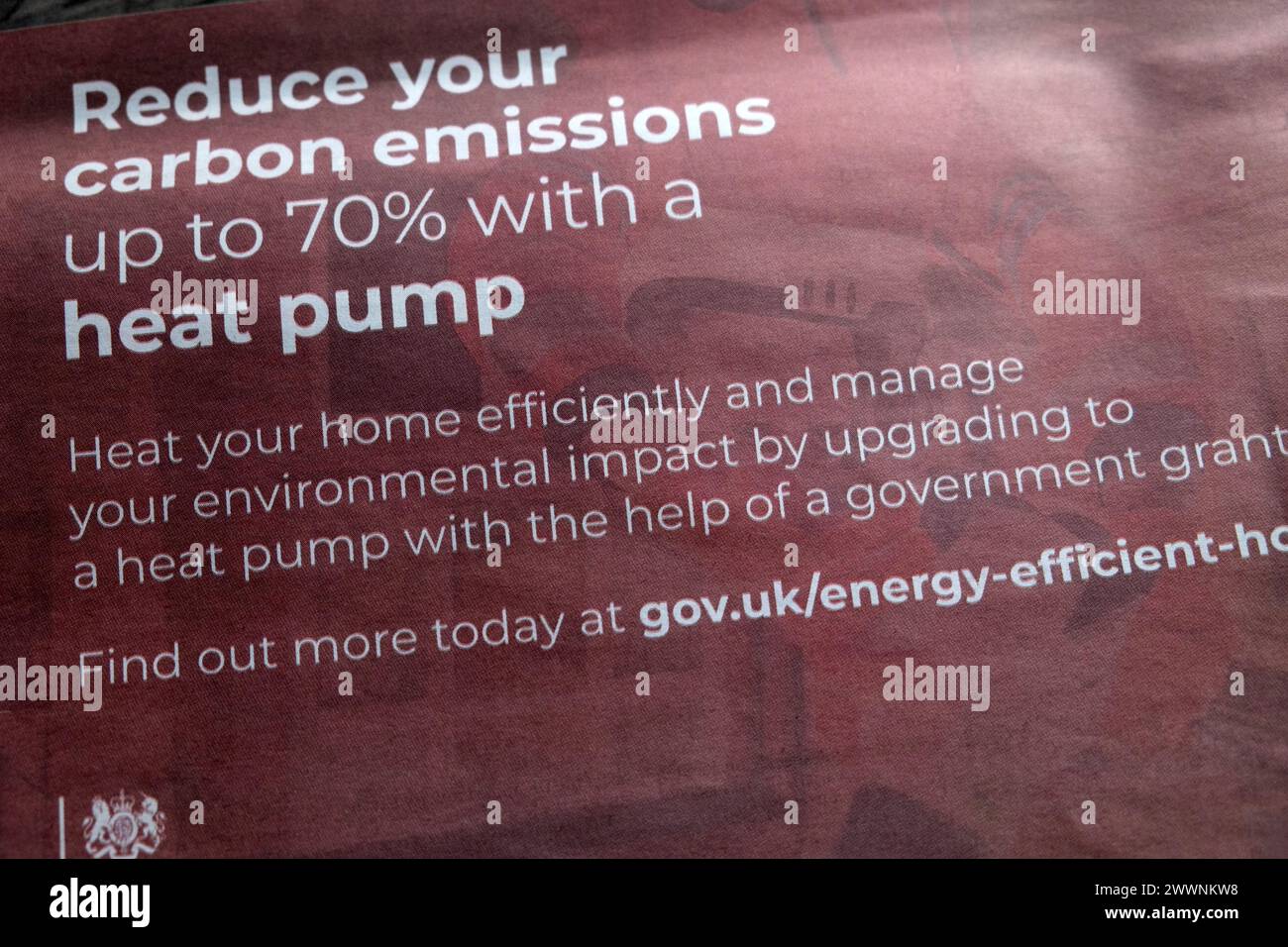 UK newspaper government heat pump advert to reduce carbon emissions for ...