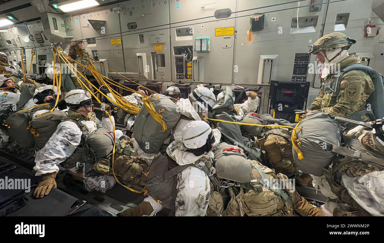 Paratroopers with 2nd Infantry Brigade Combat Team (Airborne), 11th ...