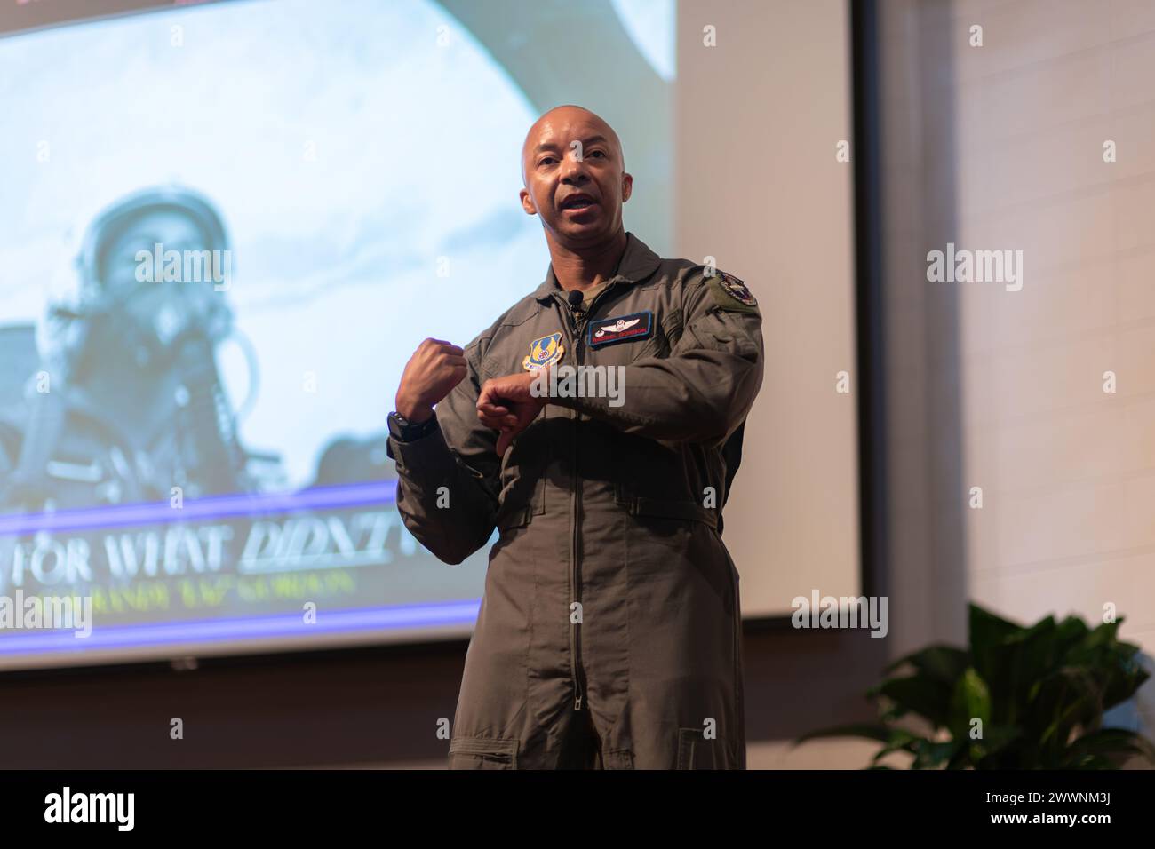 Col. Randel Gordon, Arnold Engineering Development Complex commander ...