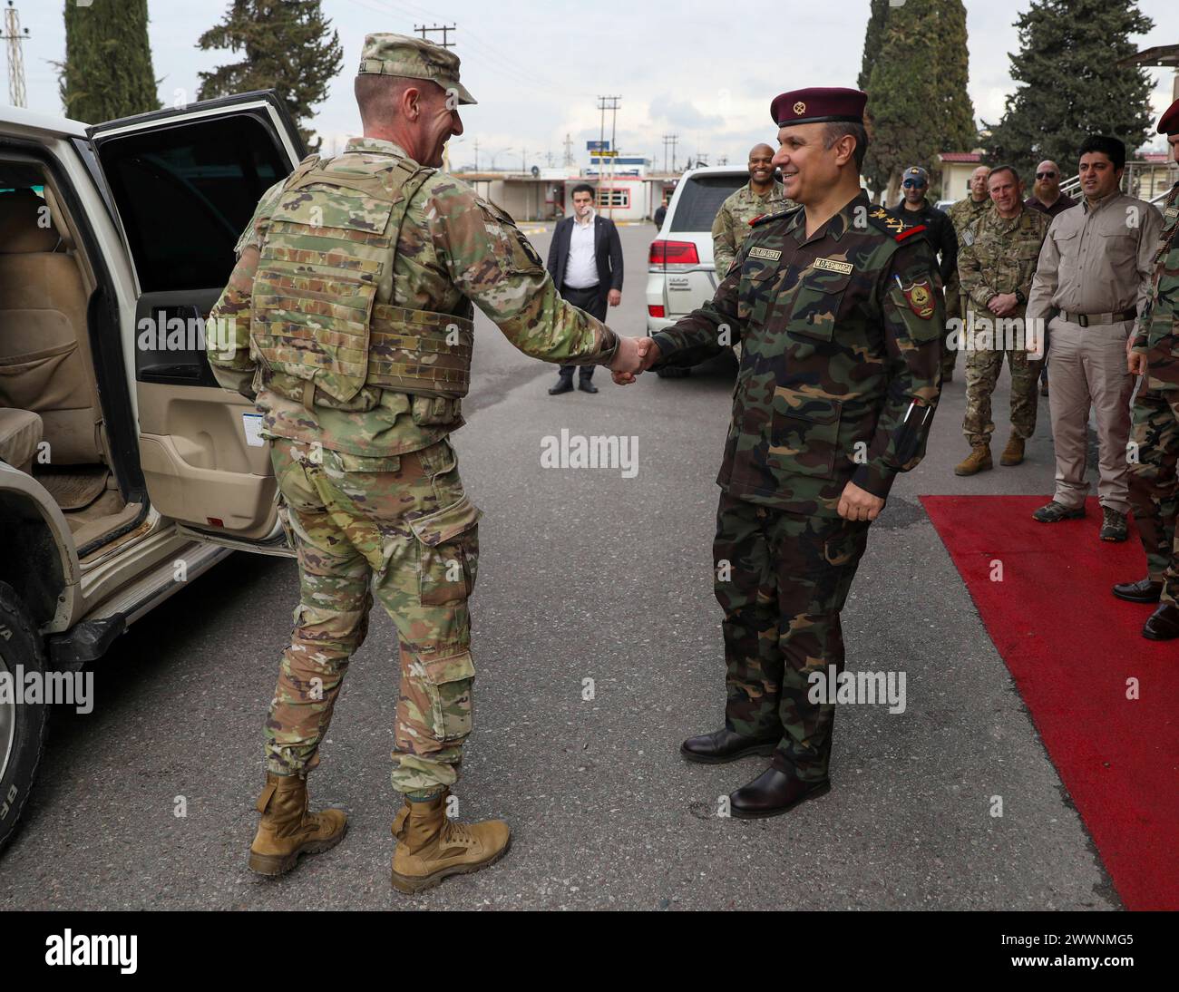 Combined Joint Task Force-Operation Inherent Resolve Commanding General ...