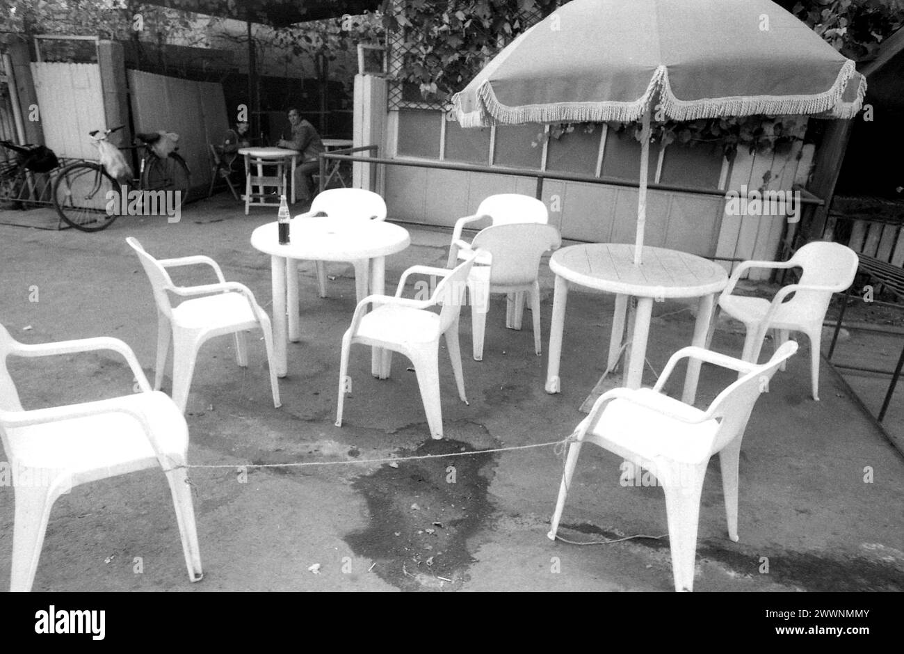 Simple image tables chairs Black and White Stock Photos & Images - Alamy