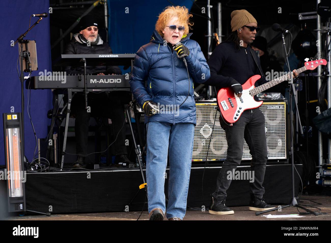 Dave Clayton, Mick Hucknall und Steve Lewinson von Simply Red live beim ...