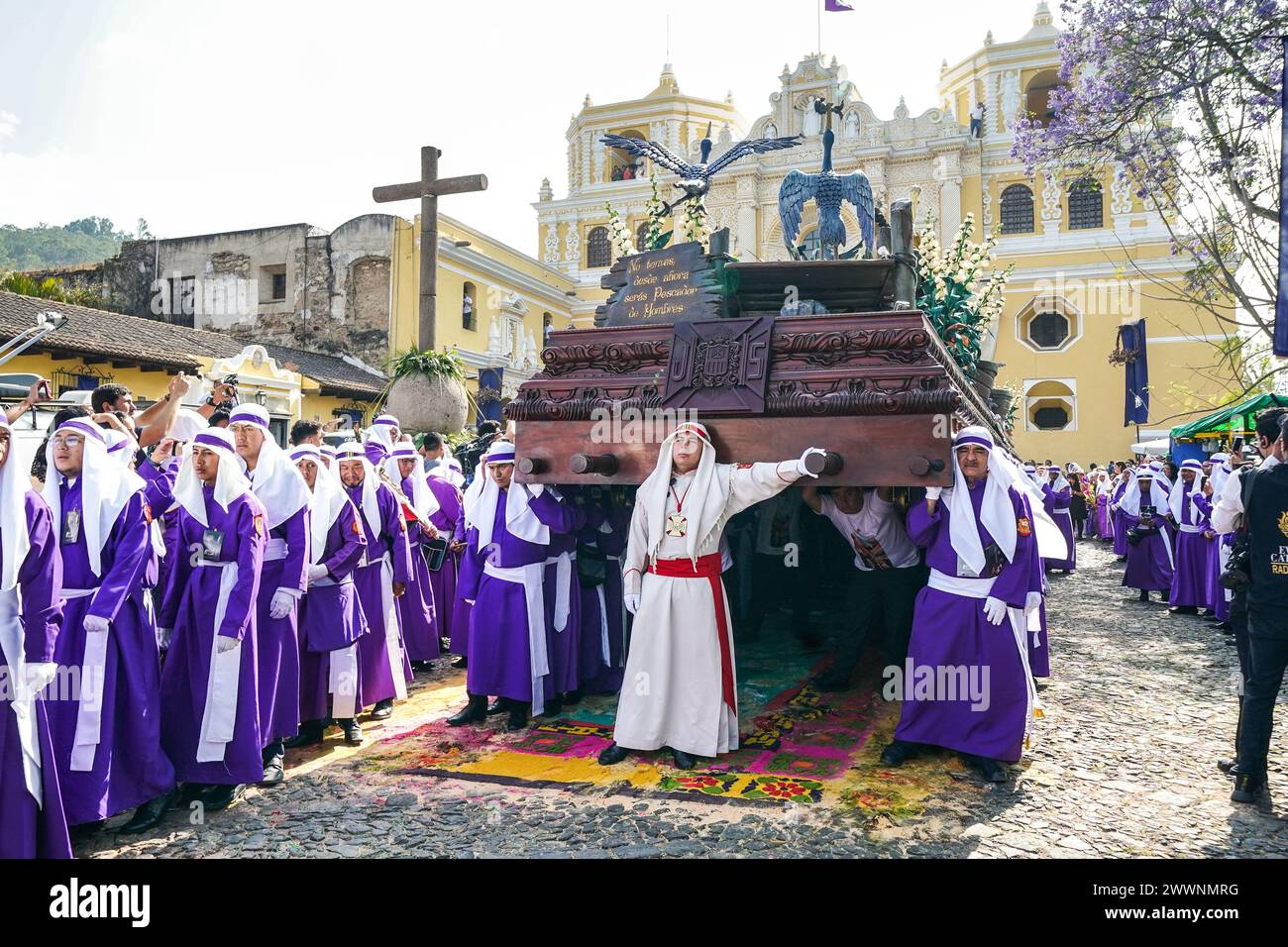 Antigua, Guatemala. 24th Mar, 2024. Catholic penitents carry the ...