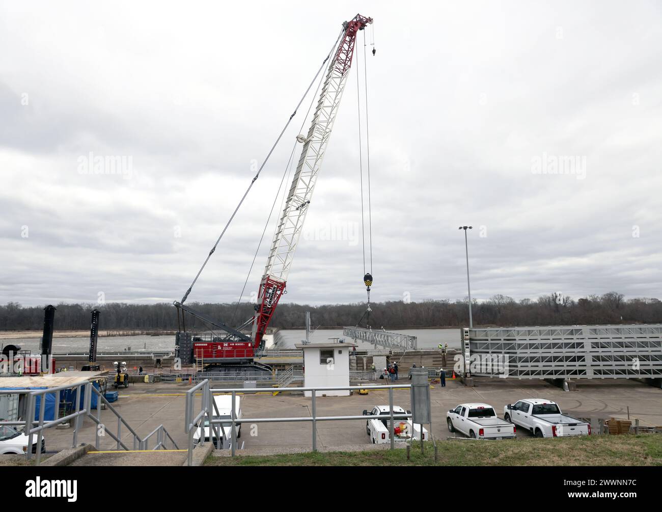 The Liebherr Crane from the Tennessee-Tombigbee Project Management ...