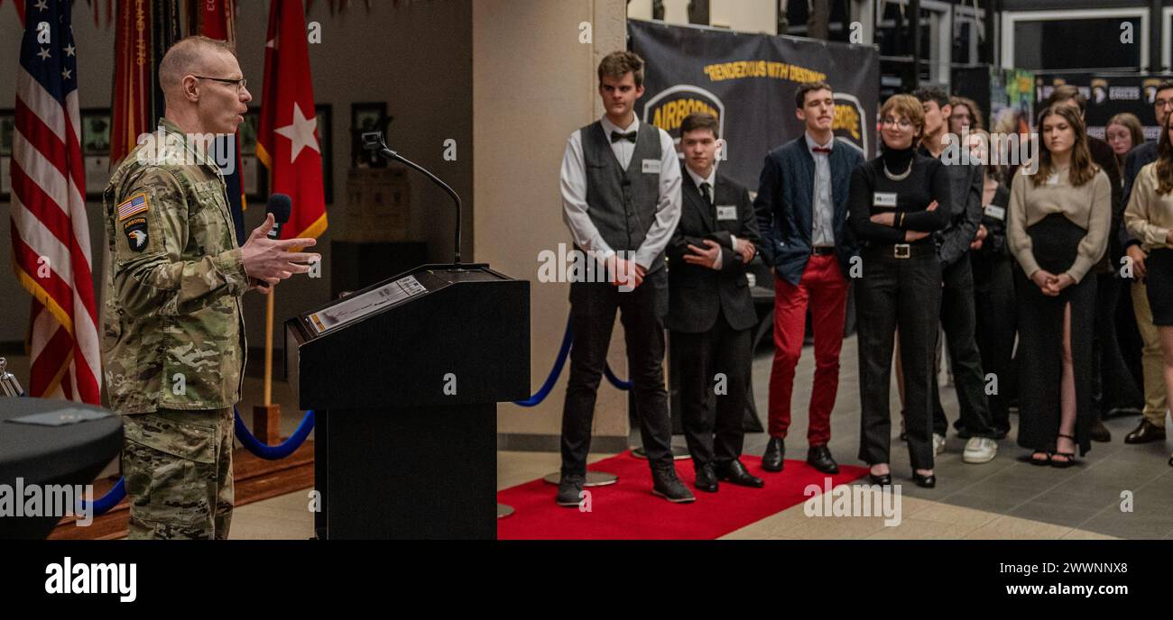 Maj. Gen. Brett Sylvia, Commanding General of the 101st Airborne ...