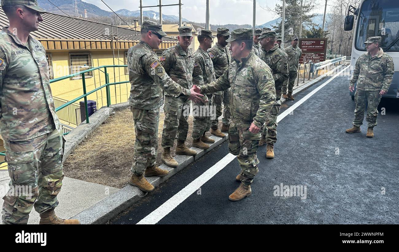 Sgt. Maj. of the Army Michael Weimer meets Soldiers at Camp Casey ...