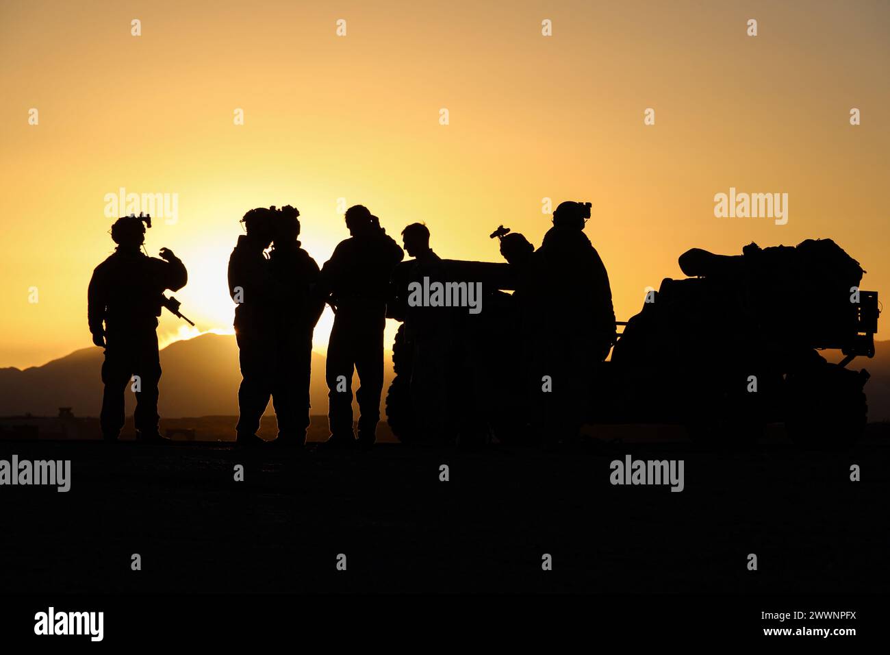 U.S. Marines with 1st Marine Reconnaissance Battalion, 1st Marine ...