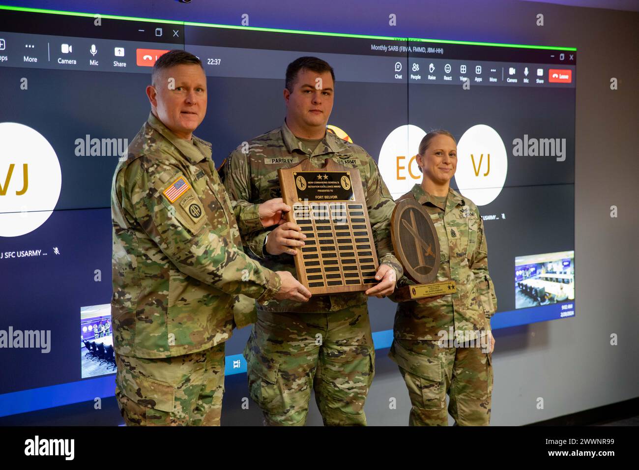 Sgt. 1st Class Danny Parsley, a career counselor assigned to Fort ...