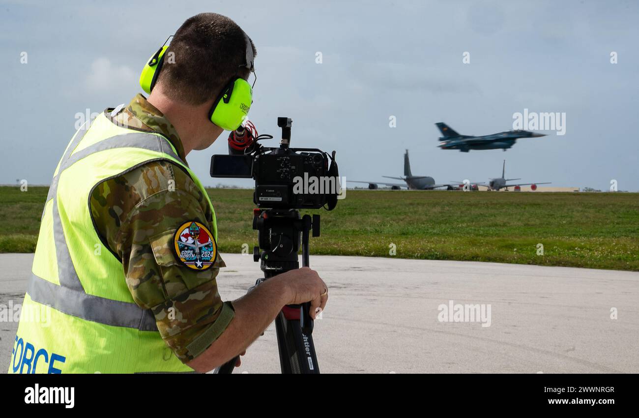 Royal Australian Air Force Corporal Dan Pinhorn, No 464 Squadron ...