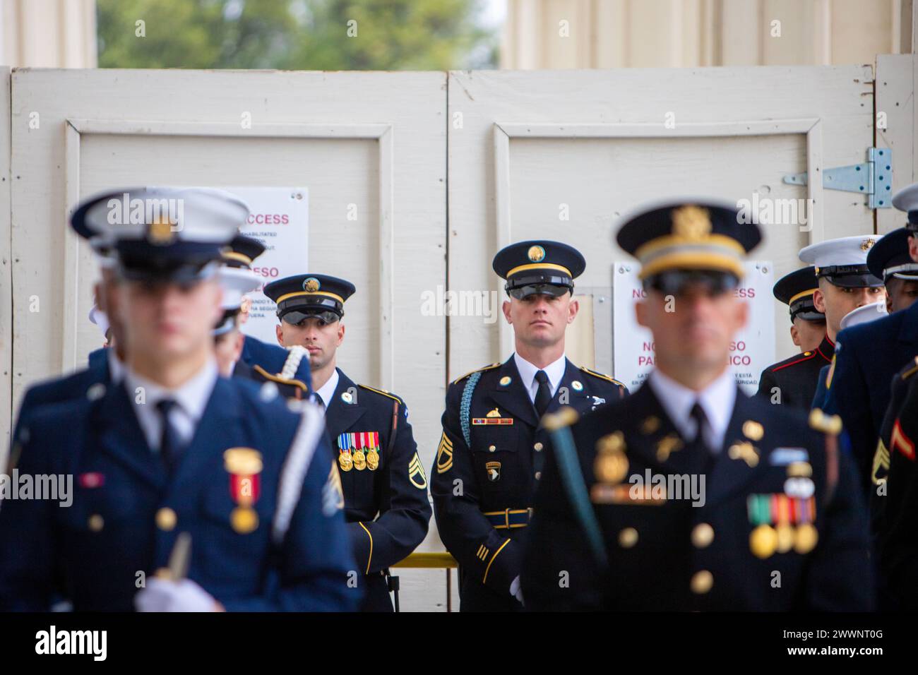 Soldiers from the 3d U.S. Infantry Regiment (The Old Guard ...