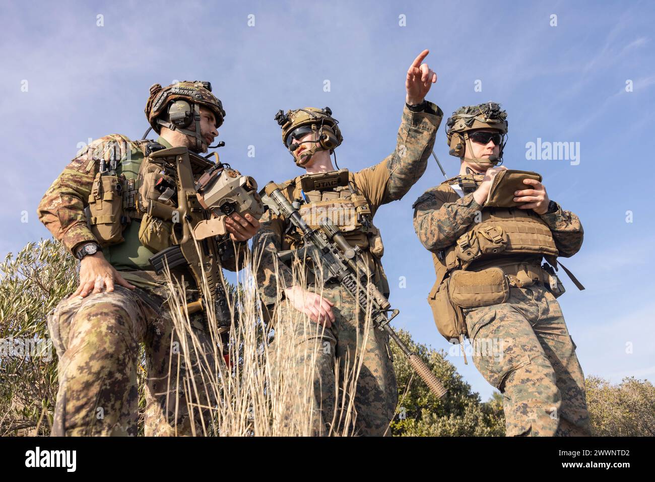 U.S. Marines with the 26th Marine Expeditionary Unit (Special ...