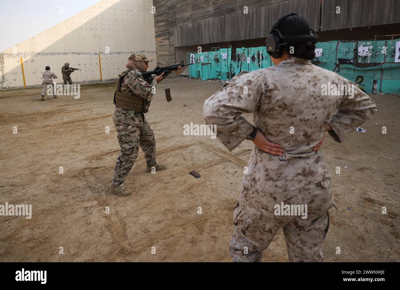 U.S. Marines and Jordanian Soldiers assigned to the Quick Response ...