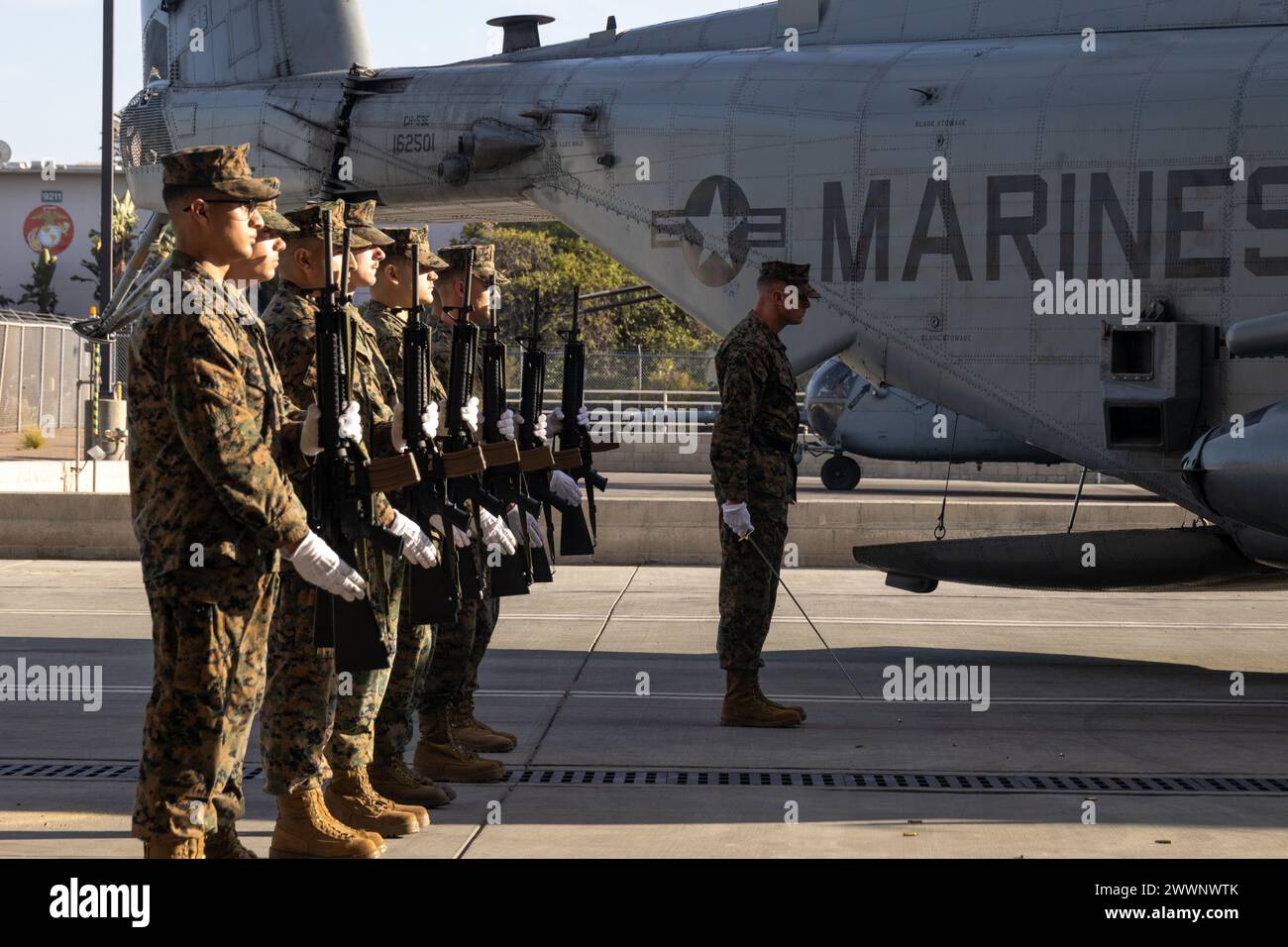 U.S. Marines with Marine Heavy Helicopter Squadron (HMH) 361, Marine ...