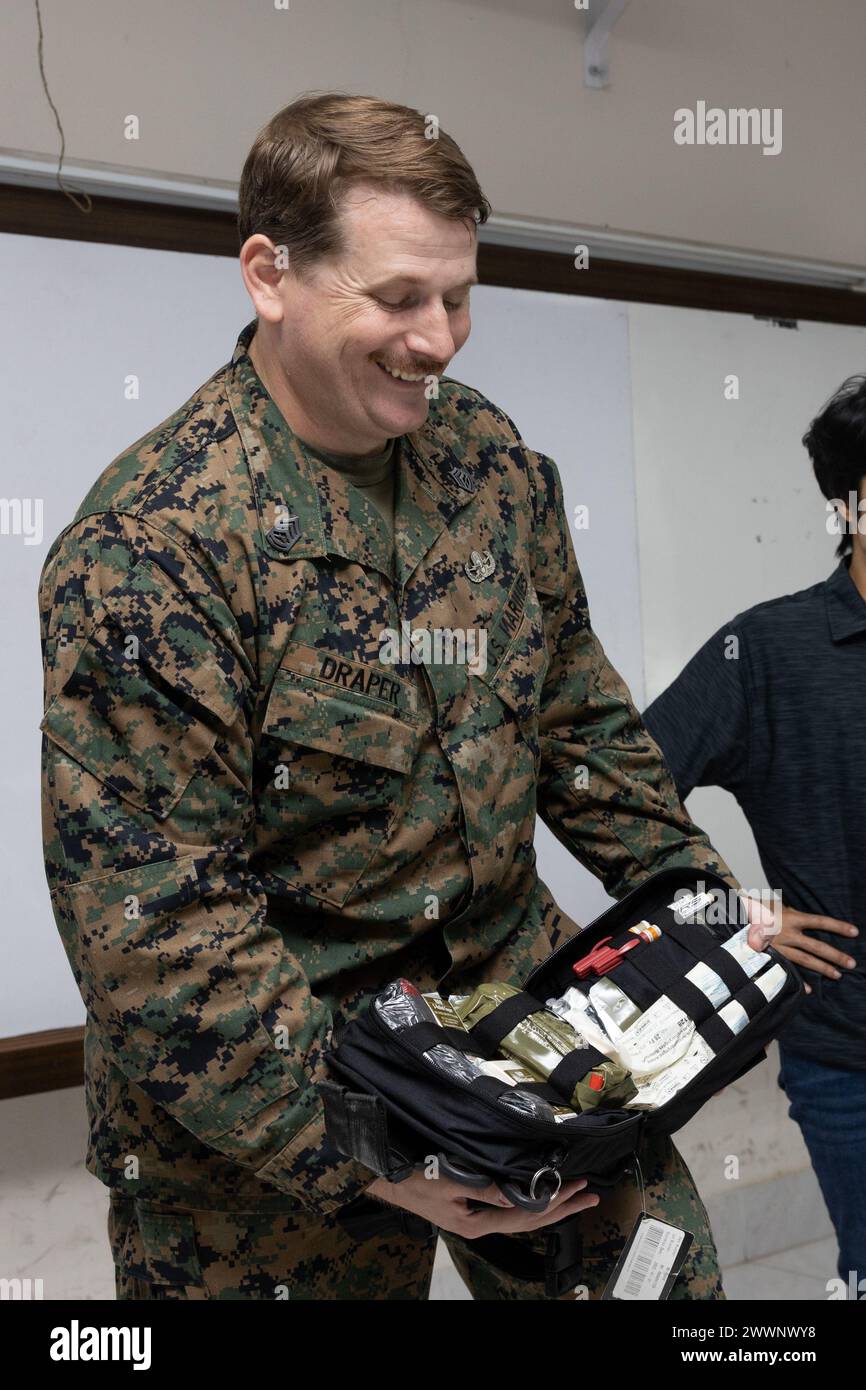 Combat lifesaver bag hi-res stock photography and images - Alamy