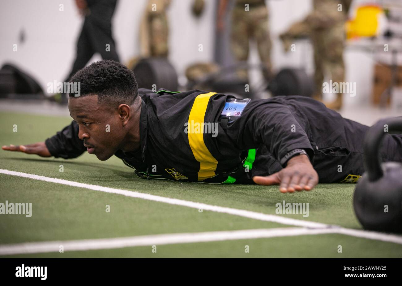 Hand release push ups hi-res stock photography and images - Alamy