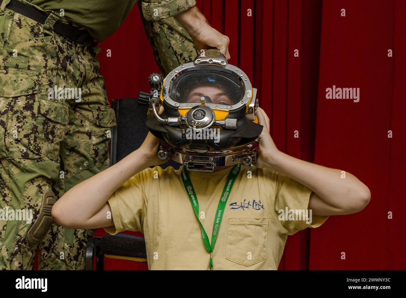 DAYTONA BEACH, Fl. - U.S. Navy Explosive Ordnance Disposal (EOD ...