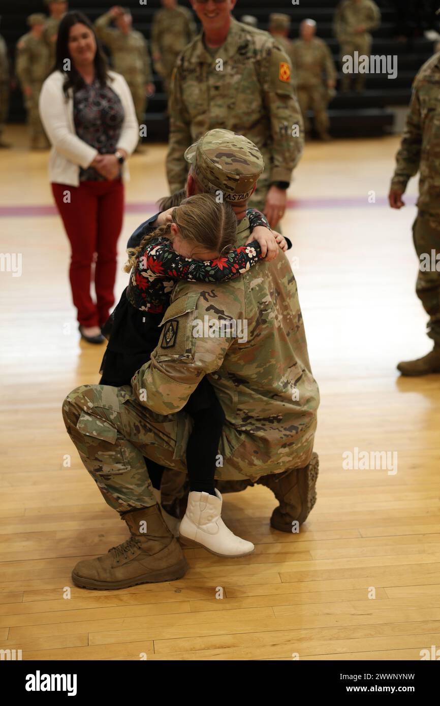 Soldiers from the 75th Field Artillery Brigade, 2nd Battalion, 18th ...