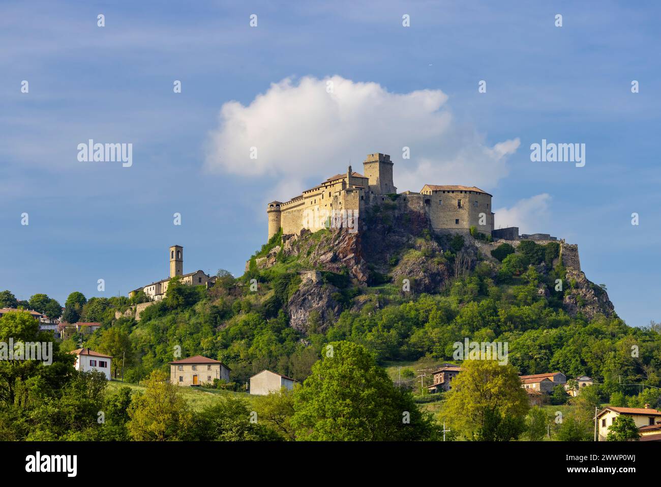 Bardi castle (Castello di Bardi) with town, province of Parma, Emilia ...