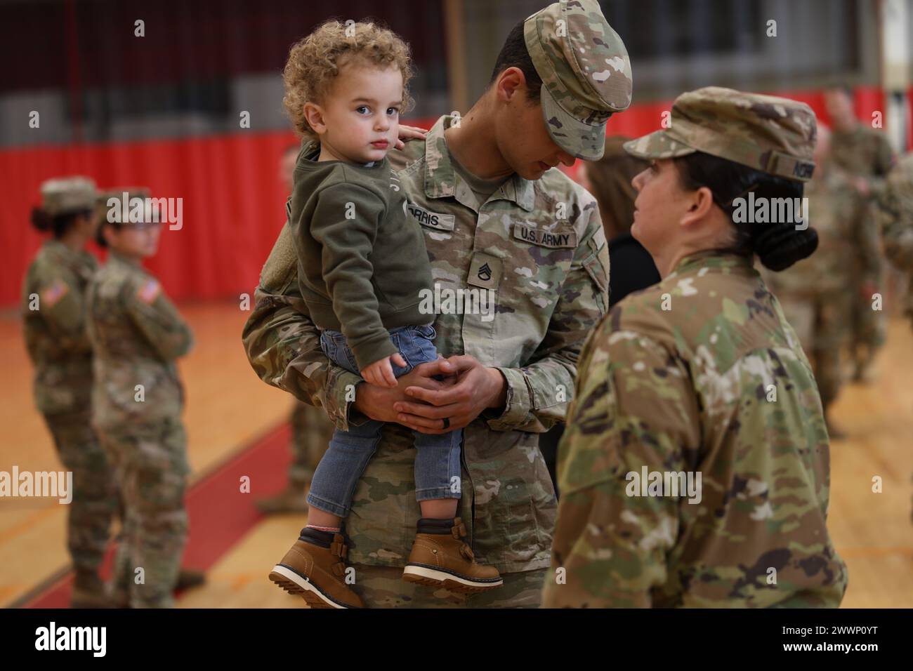 Soldiers from the 75th Field Artillery Brigade, 2nd Battalion, 18th ...