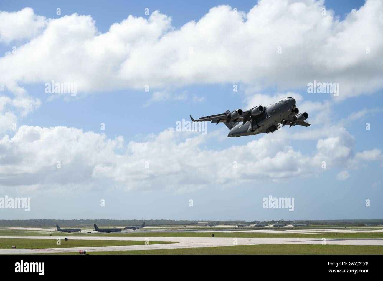 A U.S. Air Force C-17 Globemaster III takes off to support a ...