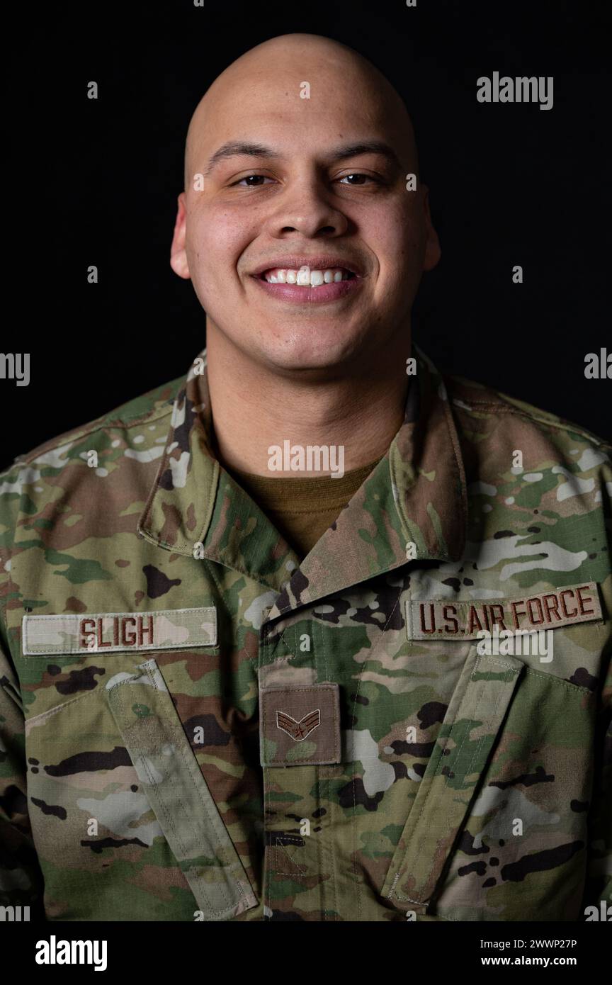 Pittsburgh international airport security hi-res stock photography and ...