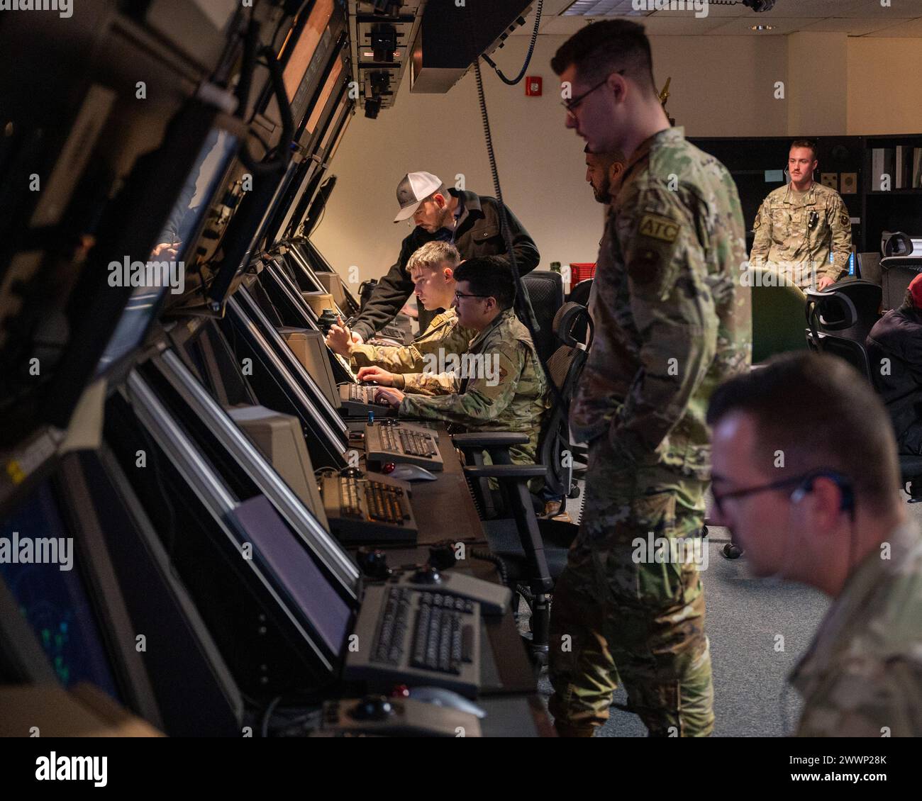 Radar approach controll hi-res stock photography and images - Alamy